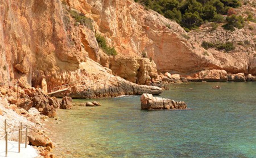 Ruta y Excursión: Cala Tangó + Reserva Marina