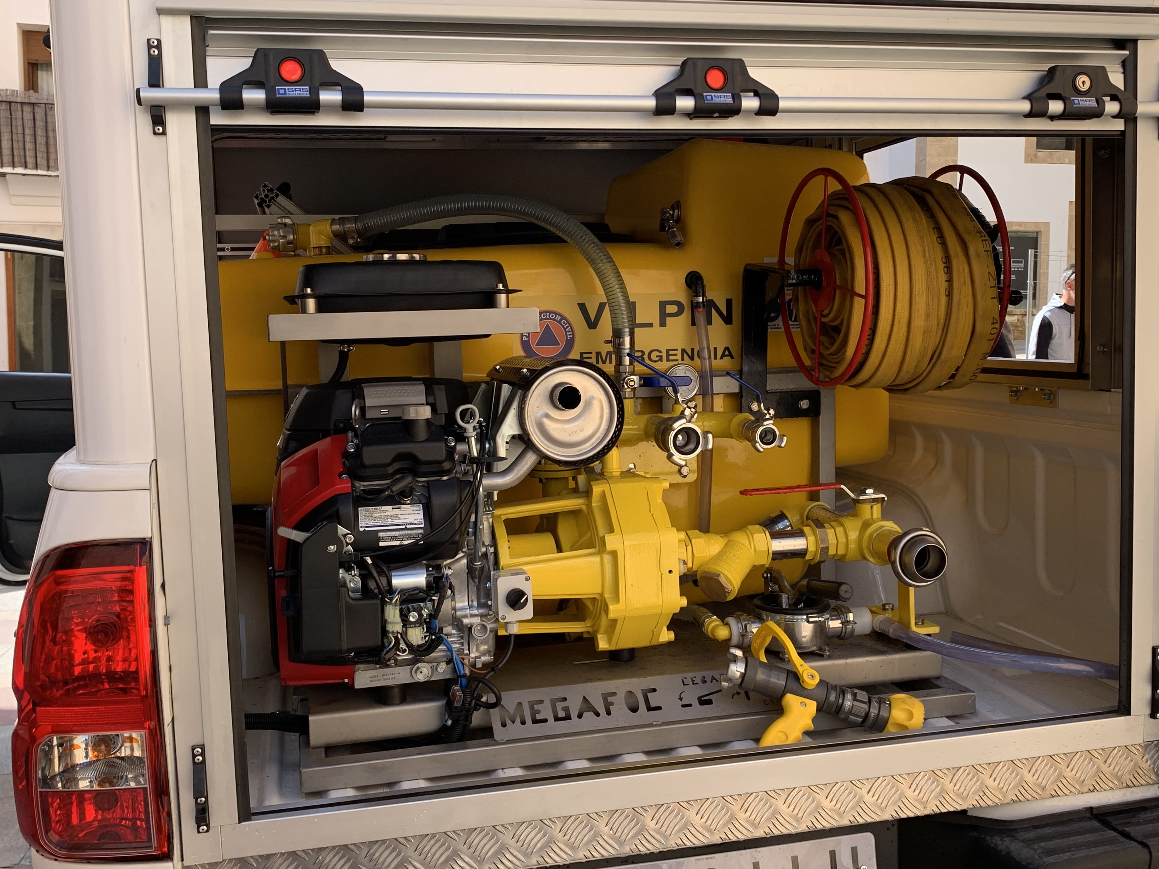 Equipment of the new Civil Protection vehicle - Jávea.com | Xàbia.com