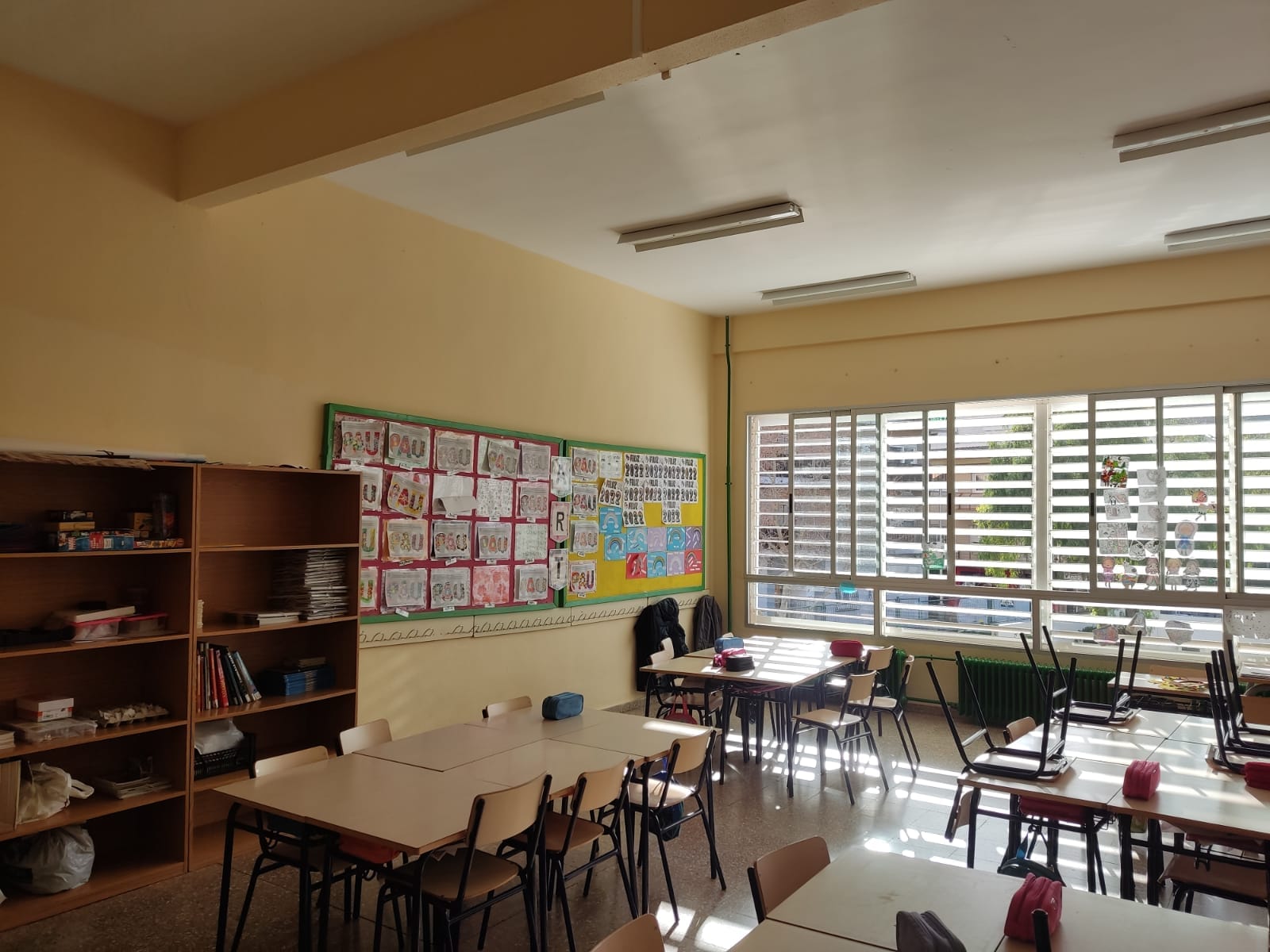 Interior of a primary class CEIP Mediterrània - Jávea.com | Xàbia.com