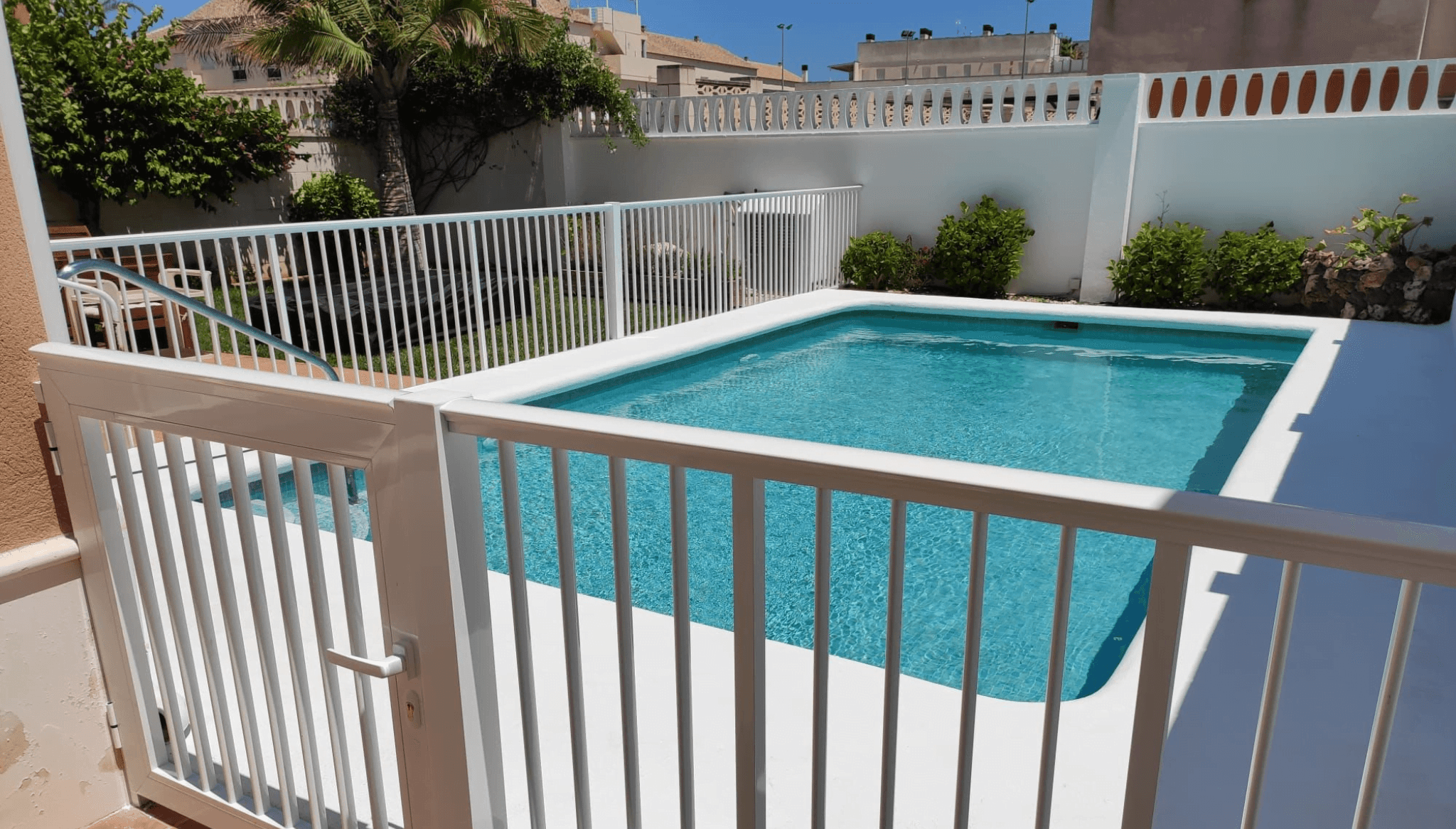 Tanca d'alumini per a la teua piscina a Dénia - Jávea.com | Xàbia.com