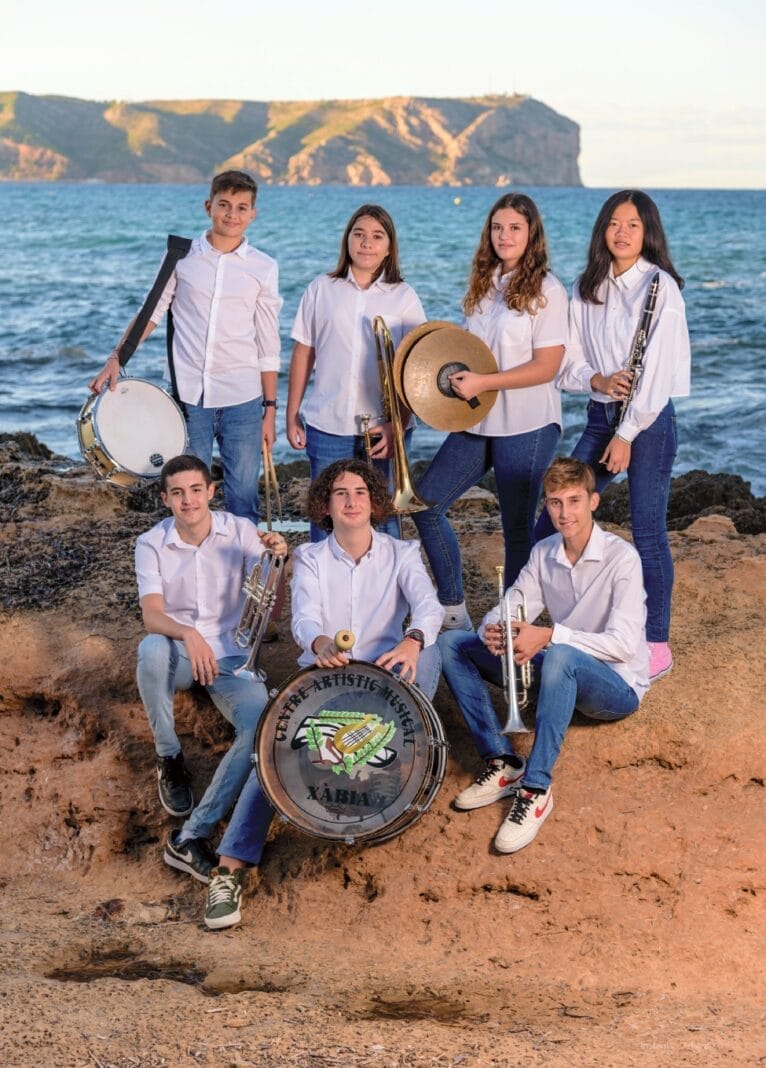 Nuevos músicos que se incorporan a la banda del Centre Artístic Musical ...