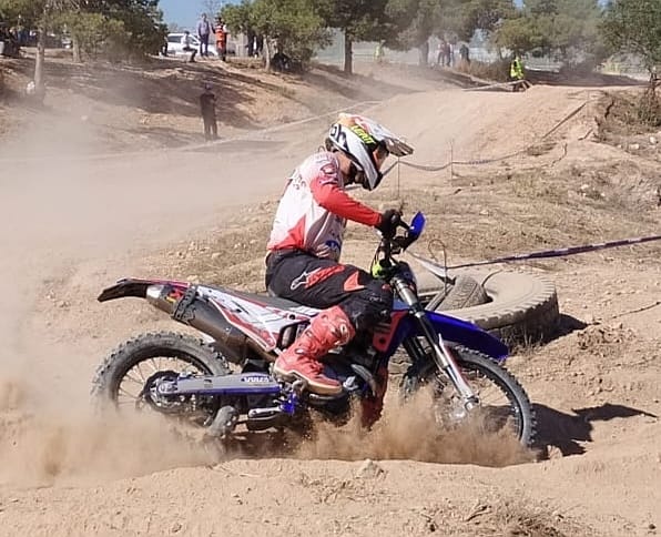 El piloto de Xàbia Cristóbal Cholbi sube a lo más alto del podio