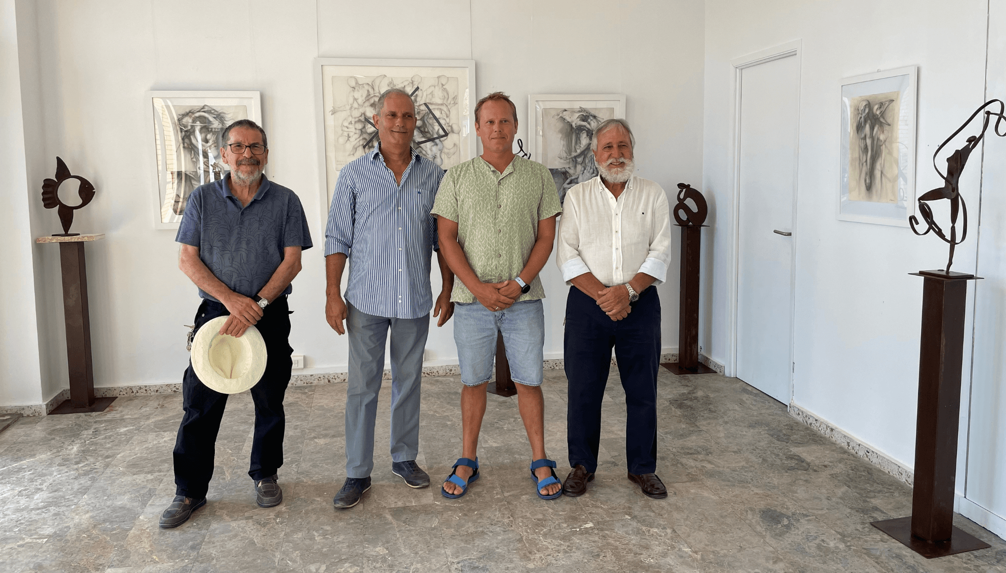 Joan Castejón y Toni Marí junto a sus obras inéditas en la Galería de ...