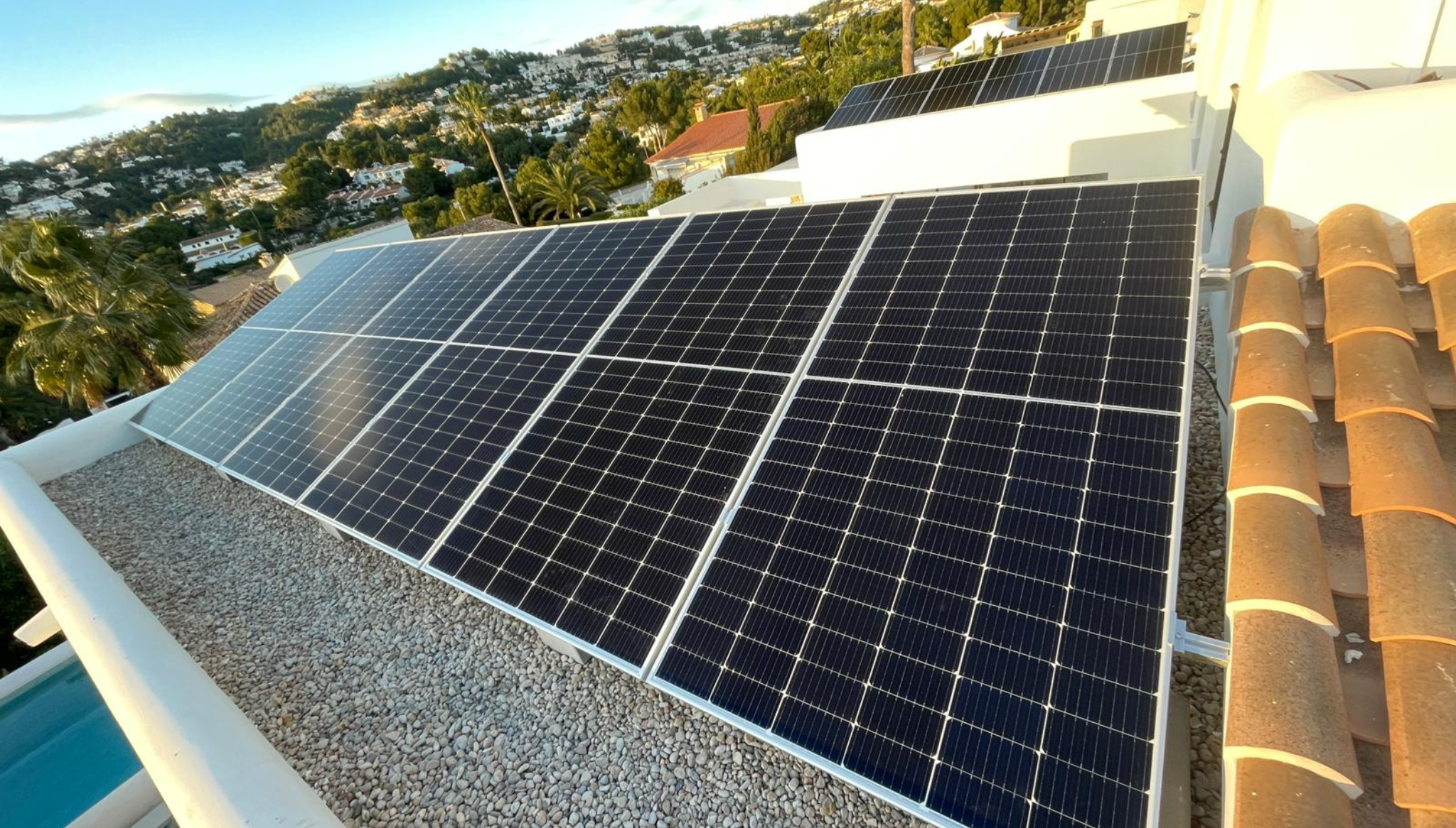 Mantenimiento para alargar la duración de tus paneles solares - Jávea ...