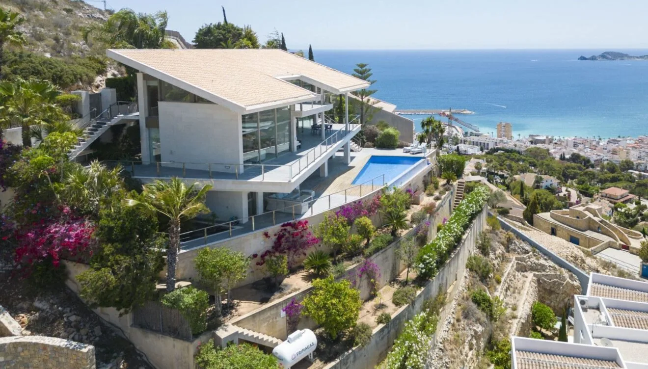 Panorámicas infinitas al mar desde la colina de La Corona - Jávea.com ...